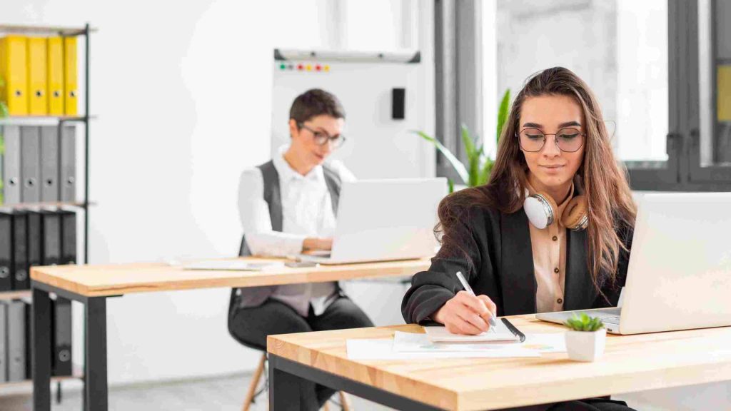 Executive Assistant vs Administrative Assistant | Infinity Business ... Executive Assistant vs Administrative Assistant | Infinity Business ...